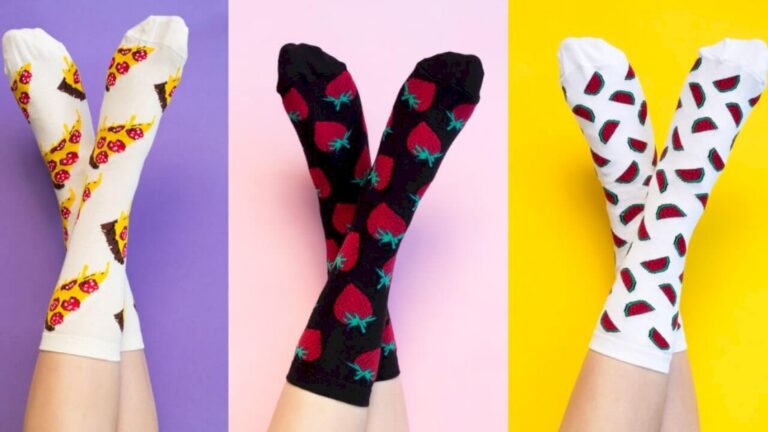 How To Start A Sock Business In 2025 | Ecommerce Fastlane